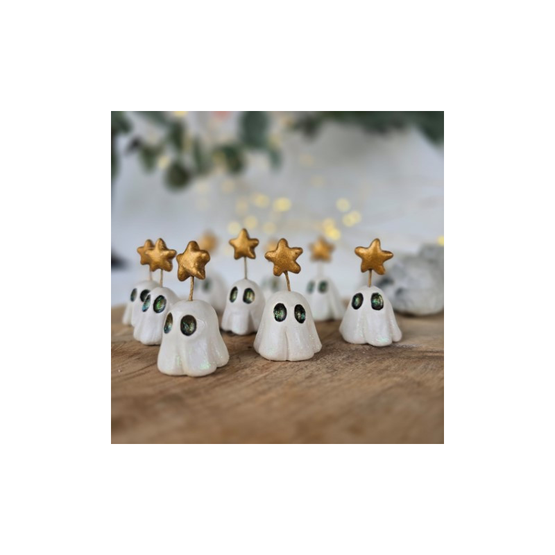 Star ghost statuette